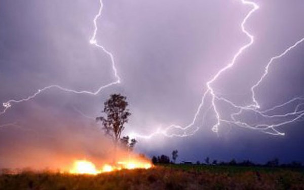 Cảnh báo: Những vùng đất nào thường xuyên bị sét đánh?